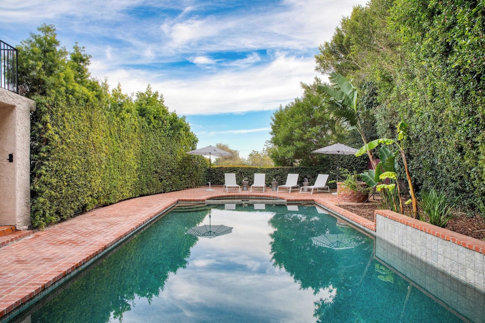 Dume Point By Avantstay Tennis + Pool In Malibu - Malibu