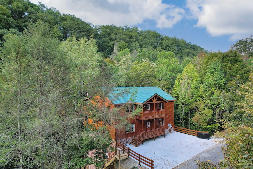 Bluestem & Bluebell By Avantstay Incredible Views W/ Large Balcony & Indoor Pool! - Townsend, TN