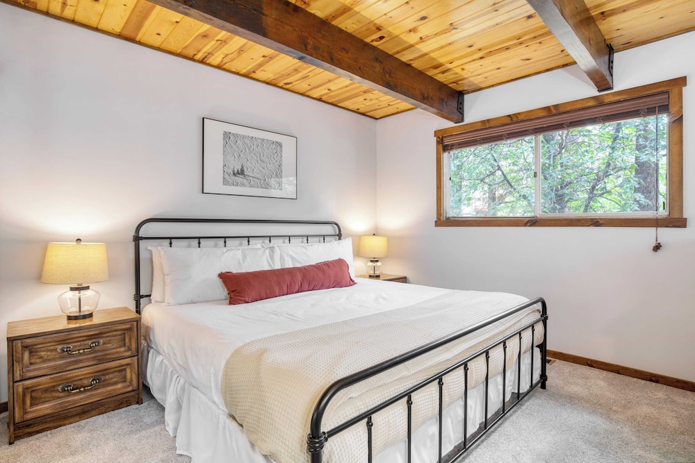 Avalon Pines By Avantstay 5 Mins From Bear Mountain Ski Resort - Big Bear, CA