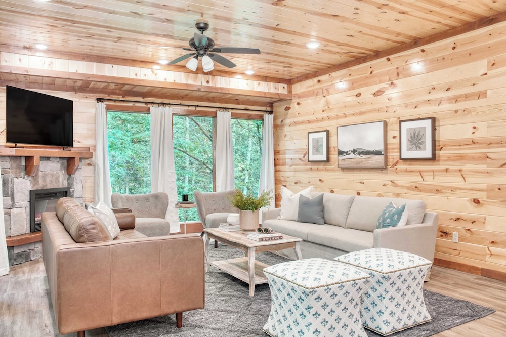 Bluestem By Avantstay Incredible Views W/ Large Balcony & Indoor Pool! - Townsend, TN