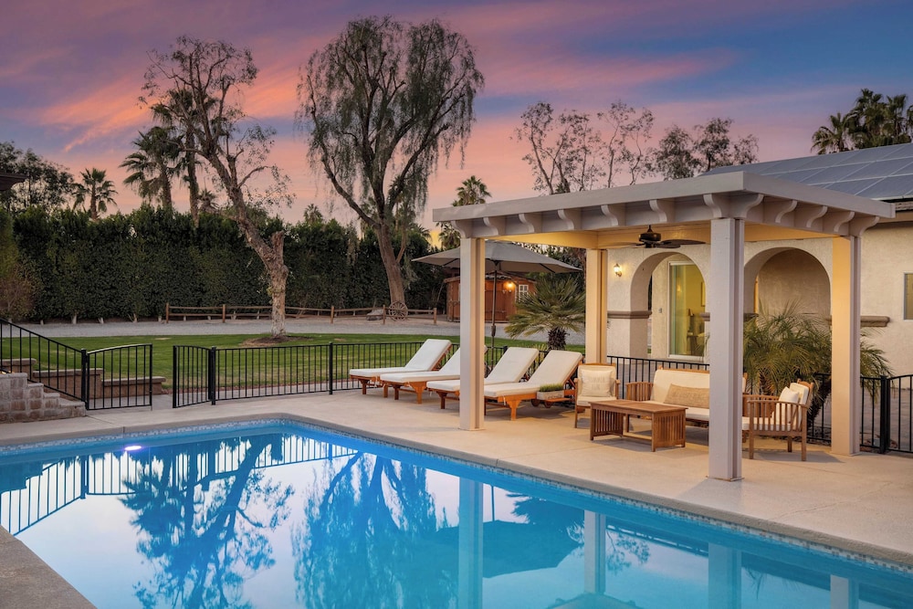 Pool, Sports Court, Game Garage, Fire Pit, & Casita Olivano Ranch By Avantstay - Palm Desert, CA