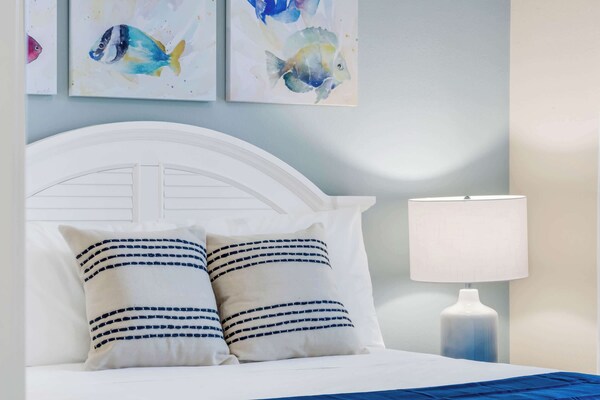 Caribbean Dreamin Vibrant Margaritaville Resort - Kissimmee, FL