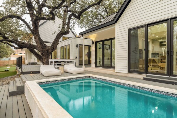 Modern Retreat W/ Pool, Guest House & Deck Lounge Henley By Avantstay - Austin, TX