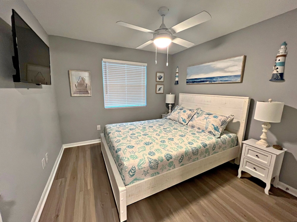 🌊Relax and Catch a couple fish. Best time for a beach getaway!🌊🏖️🌴🌴 ...