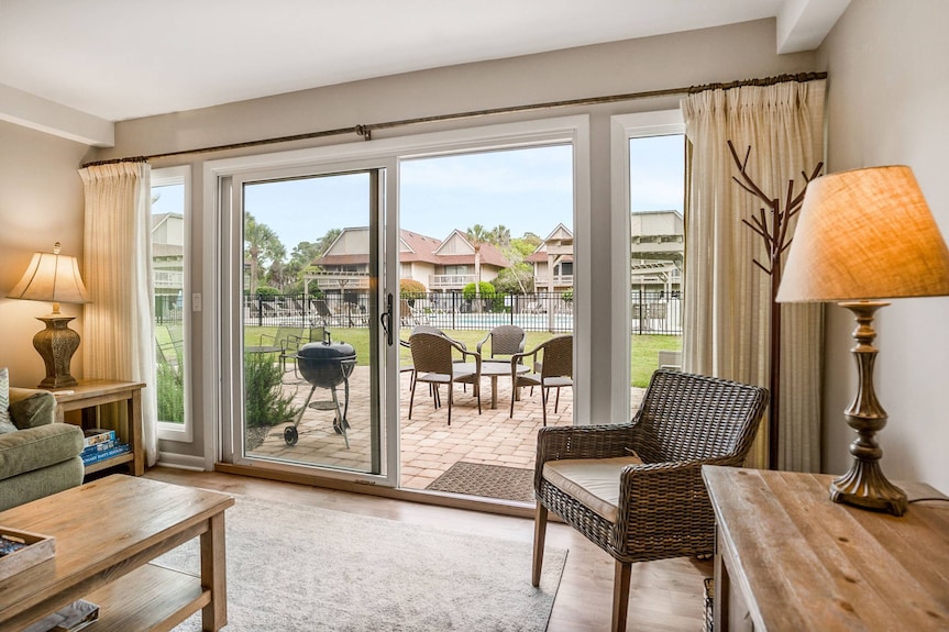 "Frippside" Villa: Poolside Retreat Steps From Beach, Dining, And Fun On Fripp Island! - 세인트 헬레나 섬