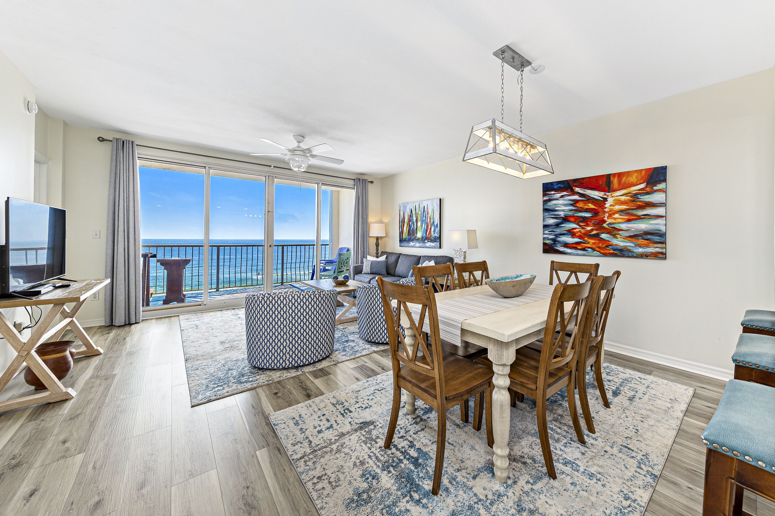 Apartamento Comfort em Condomínio Fechado, 3 quartos, varanda, vista para o oceano | Refeições no quarto