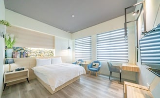 Quarto casal superior | Área de estar | TV LCD 34 polegadas com canais digitais, TV