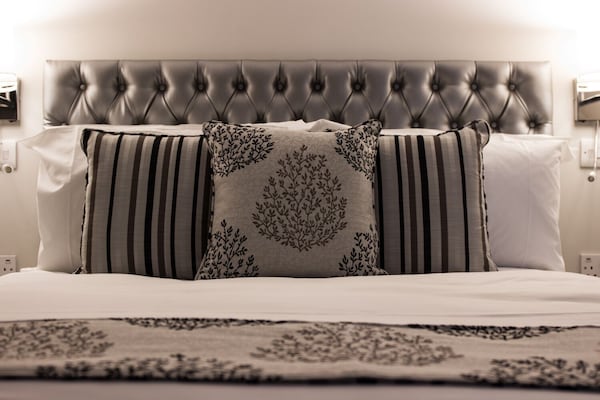 Maple Manor Hotel - Crawley