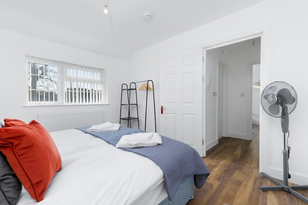 Pinewood 1 Bedroom Apartment B By Arista Living - Slough