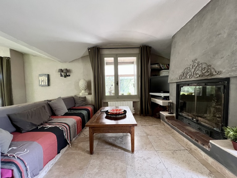 Villa Maya : Grande Villa Et Piscine Incroyable Au Pied Du Luberon - Luberon