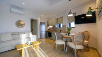 Suite de Luxo (Catherine, First Floor) | Lençóis de algodão egípcio, roupa de alta qualidade, cofre no quarto