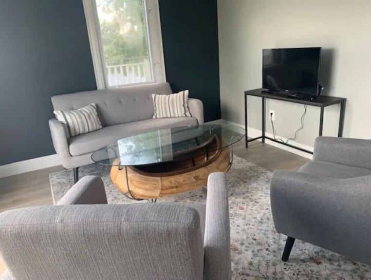 New Lakefront Cottage - Midland