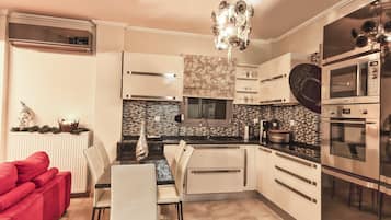 Vila | Cozinha privada | Geladeira grande, micro-ondas, fogão, cooktop