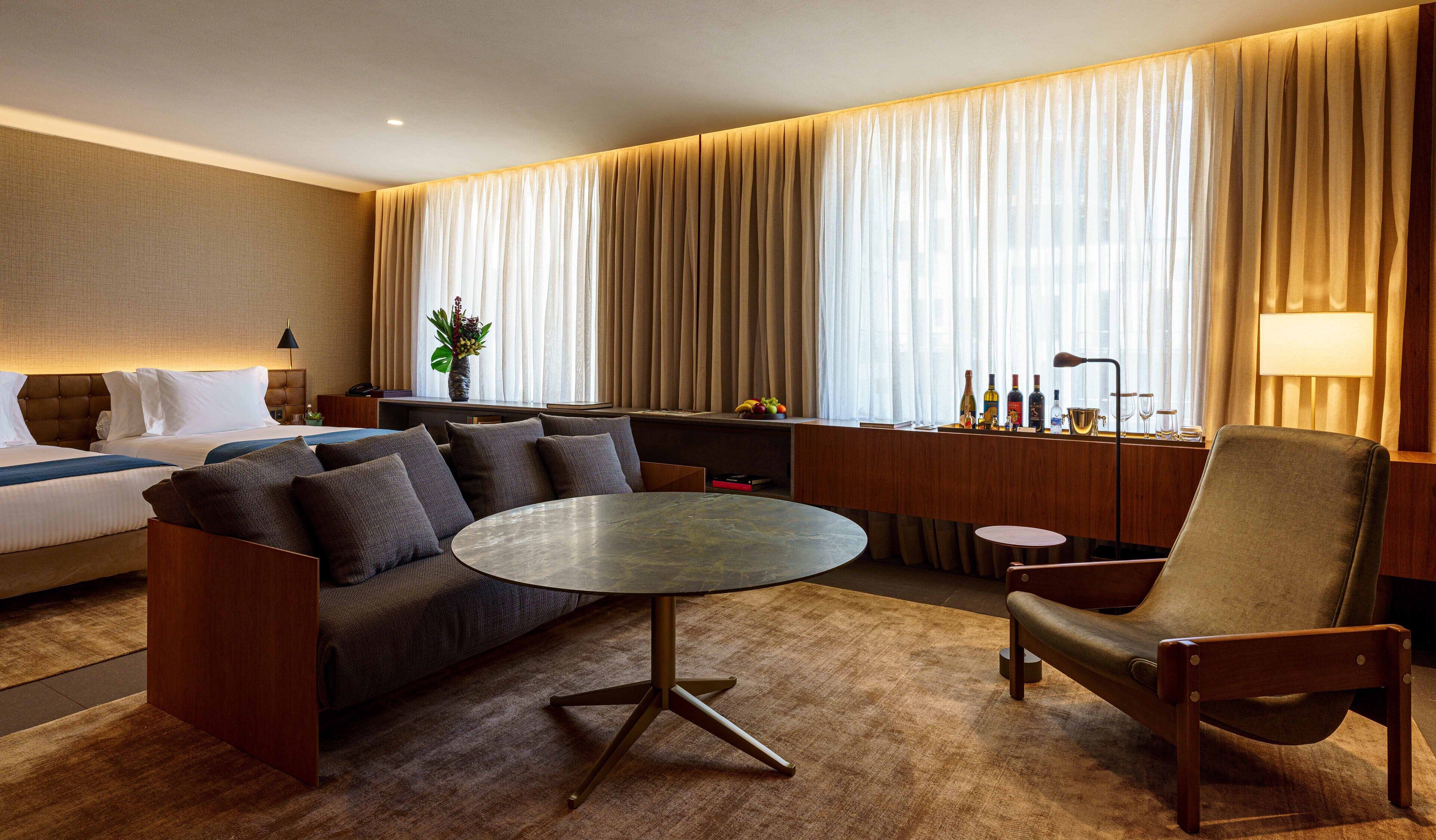 Minibar, cofre no quarto, com decoração personalizada 