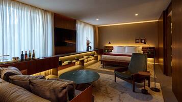 Minibar, cofre no quarto, com decoração personalizada