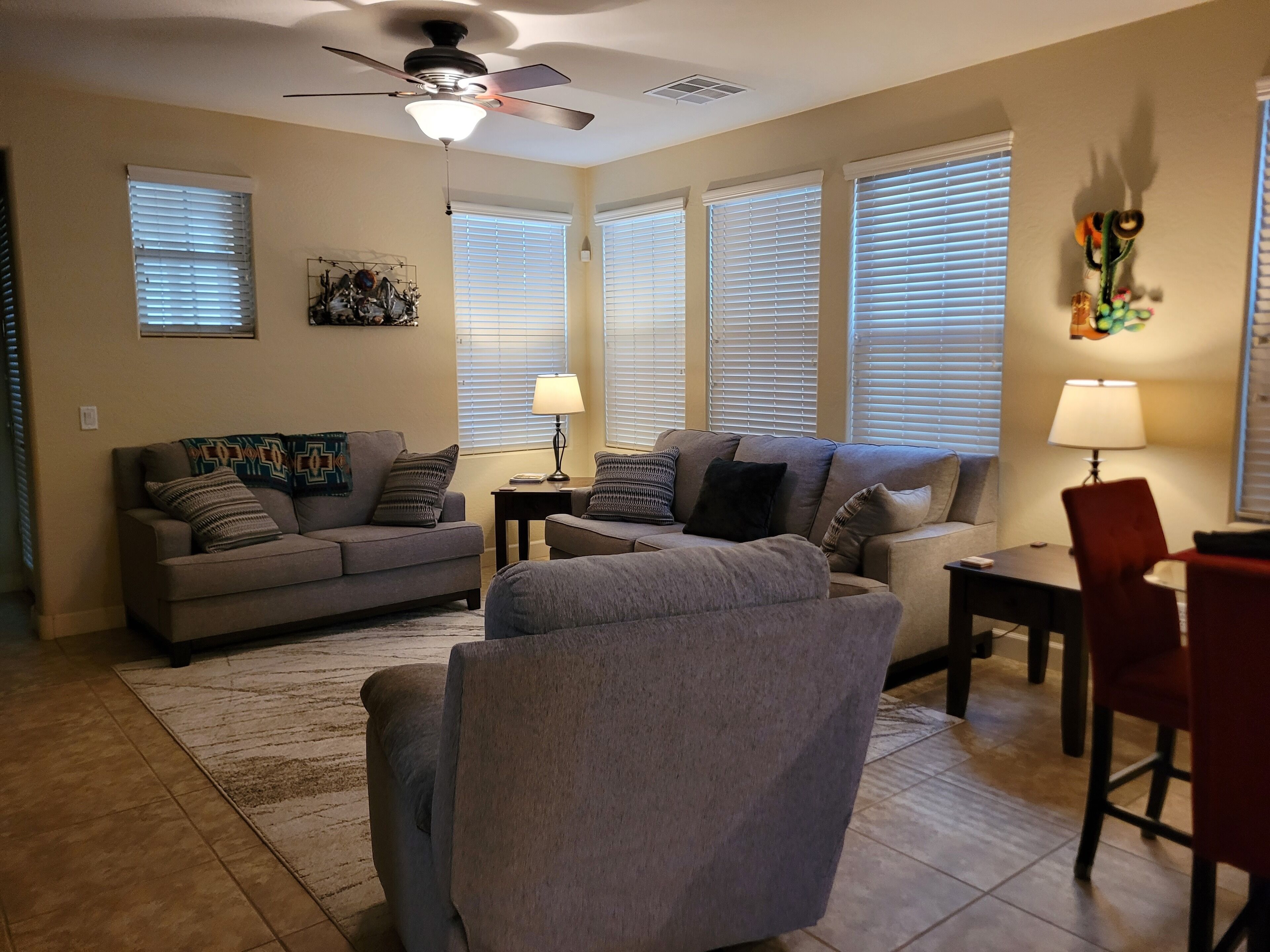 Spacious 3 Bedroom Home In Beautiful Higley Park - Patio With Endless Pool - Gilbert, AZ