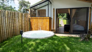 Quarto casal superior | Edredons de pluma, camas com colchões de espuma com sistema de memória