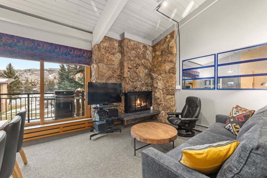1 Bdrm And Loft 2 Bath Stonebridge Condos 724 - Snowmass, CO