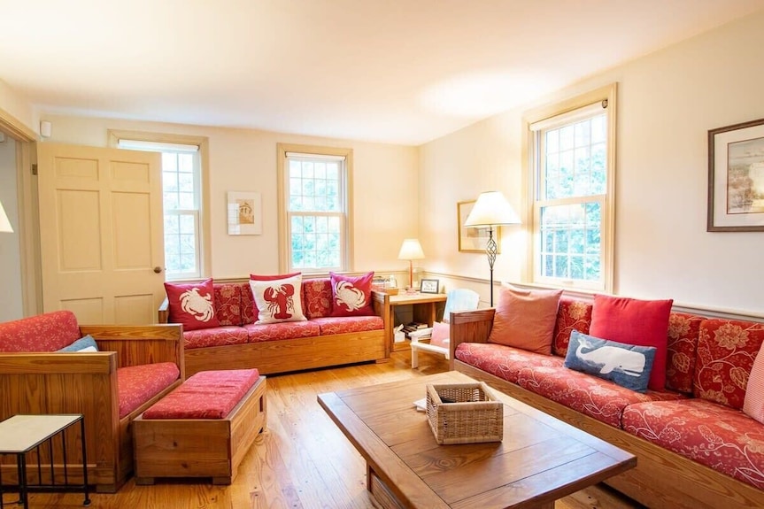 Fantastic Home By Eldridge Park! - Brewster, MA