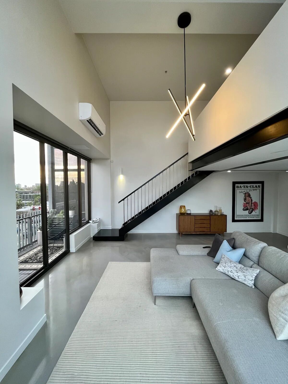 Ultra Chic New York-style Loft - Central Chapel St - 聖基爾達