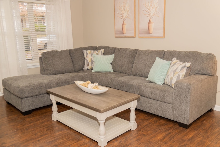 Beautiful Spacious 4 Bedroom House , Sleeps 10+ - Lake, Raleigh