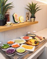 Pequeno-almoço tipo buffet diário incluído 