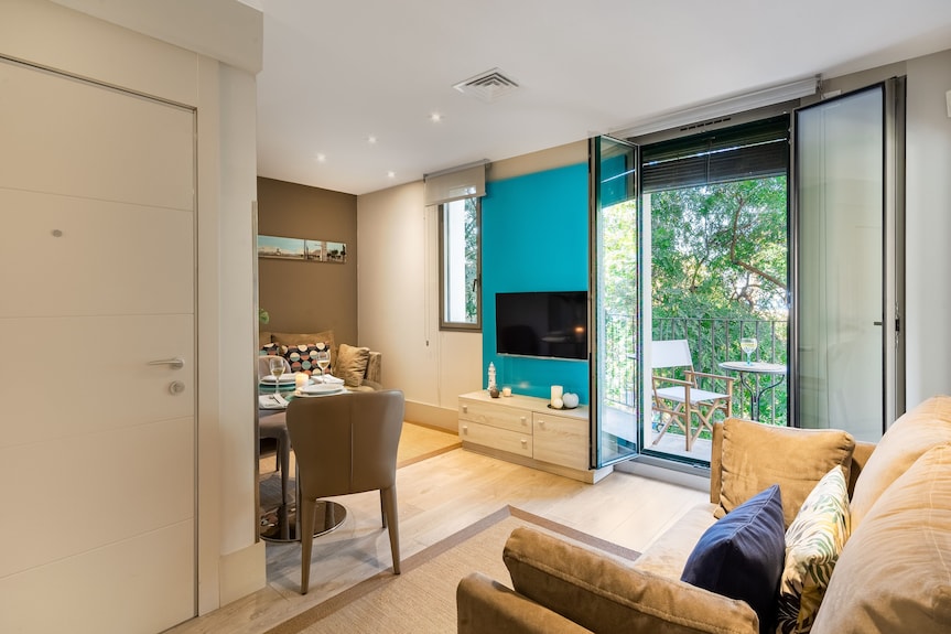 Modern Beachfront Apartment With Balcony & Stunning Sea Views In Barceloneta - Barcelona