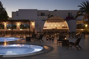 Bar junto à piscina