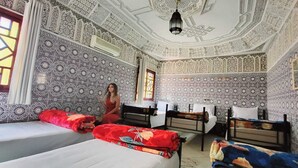 Quarto família, 1 quarto | Wi-Fi de cortesia, roupa de cama