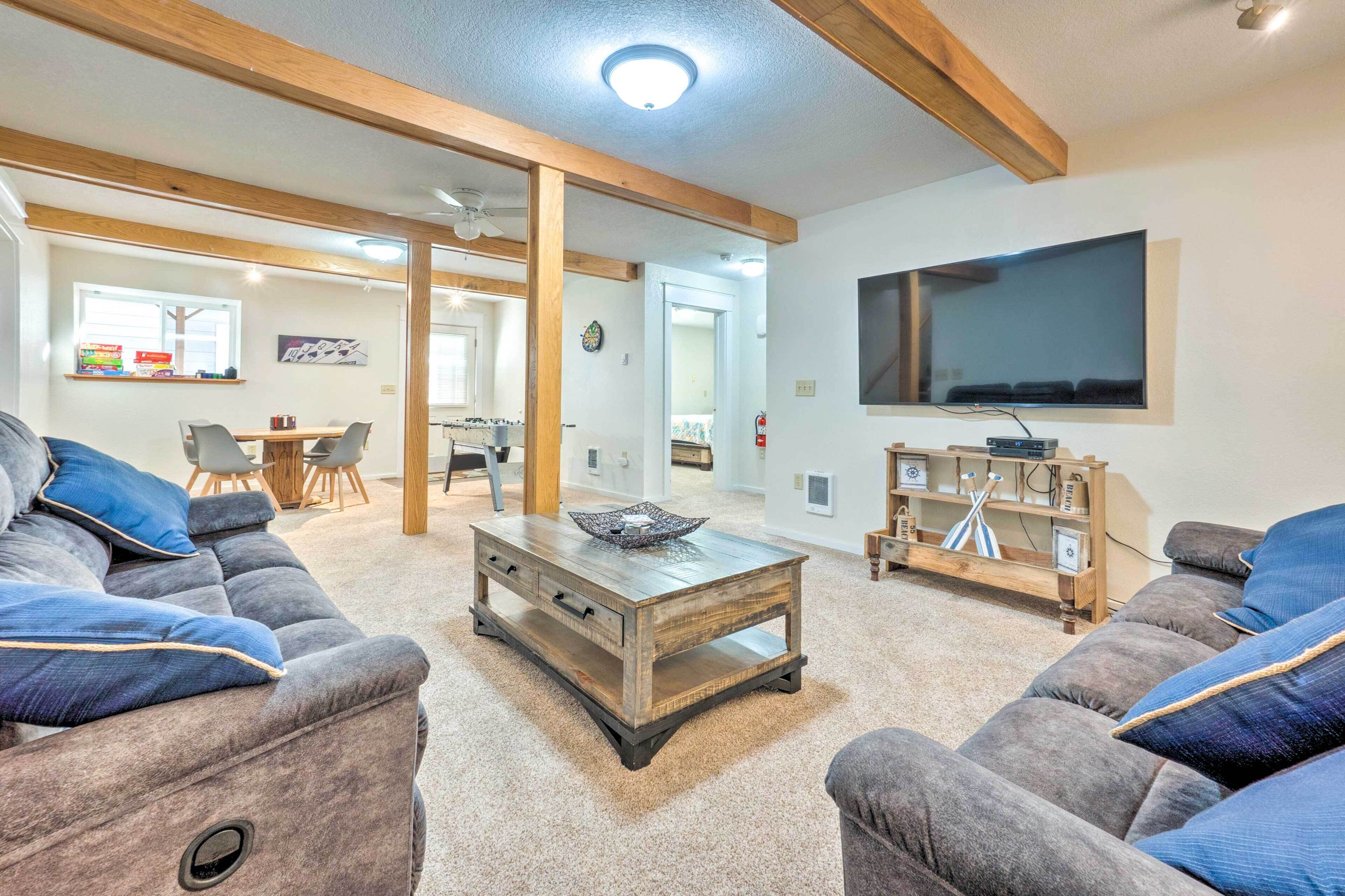 Fire Pit & Bay Views: North Bend Home! - Coos Bay, OR