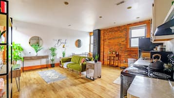 Smart TV 32 polegadas com canais digitais, TV, Netflix