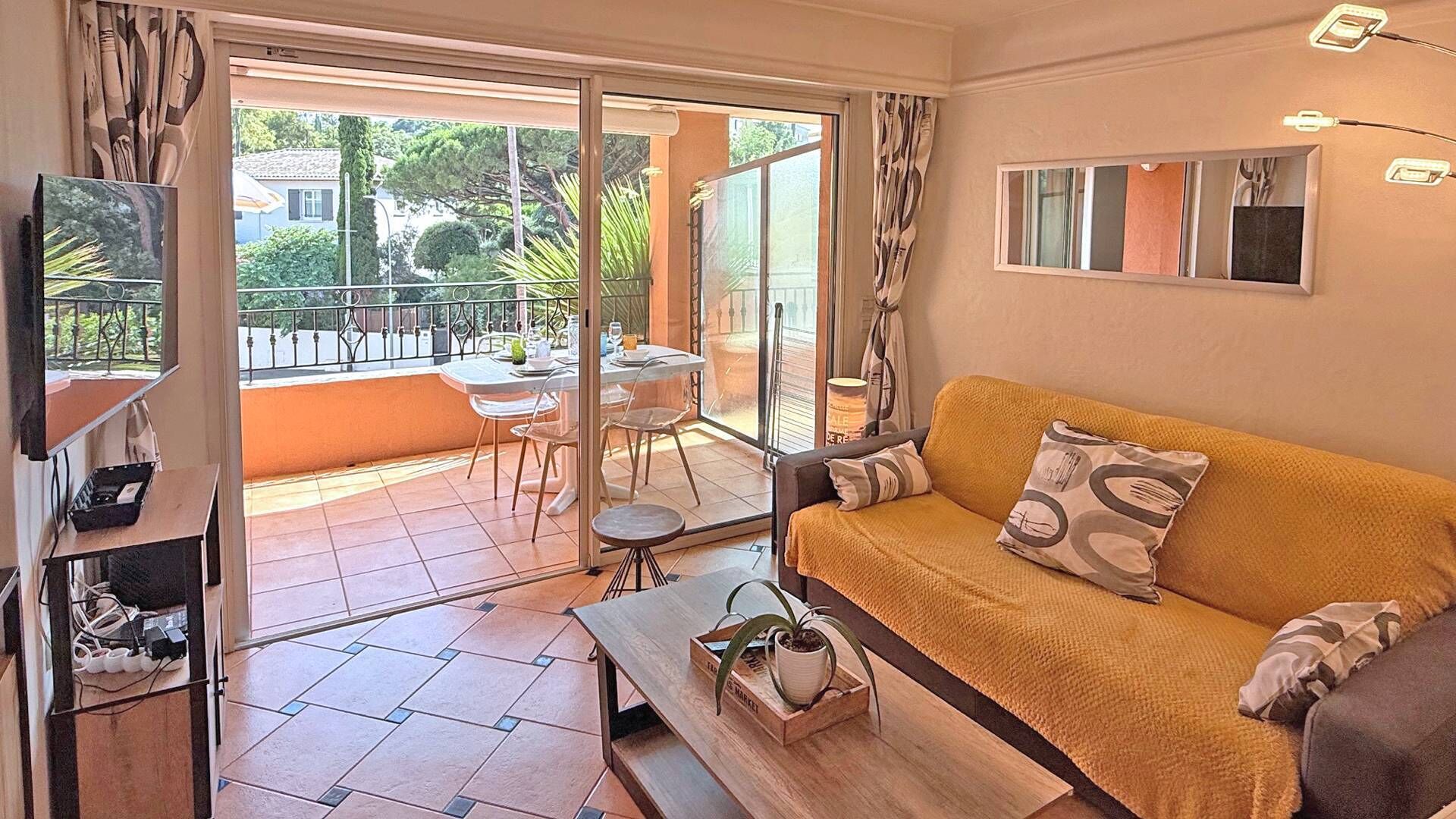 Appartement T3 - 4 Personnes - Piscine Résidence - Climatisation - Wifi - Sainte Maxime - Sainte-Maxime