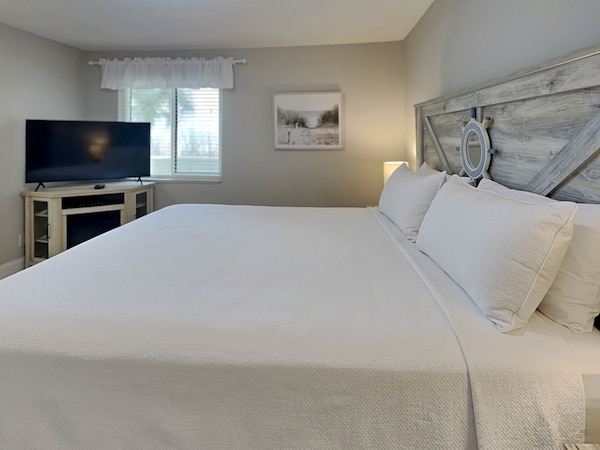 Bent Palm 218 By Distinctive Beach Rentals - Ormond Beach, FL