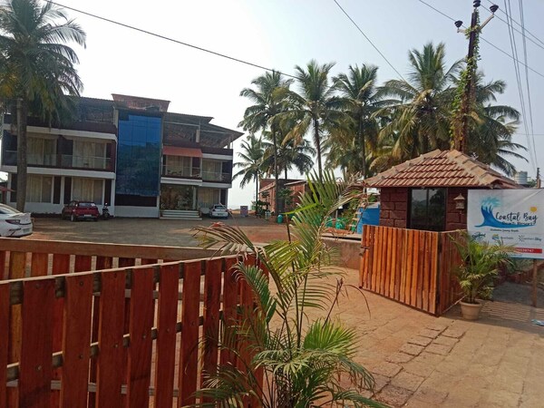Coastal Bay Beach Resort - Murud