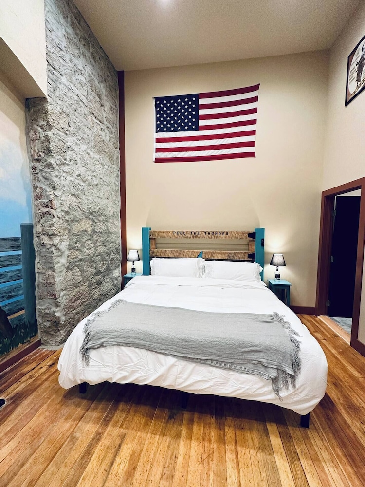 The Mt Joseph Condo is part of the historic Litch Hotel - Enterprise | Vrbo