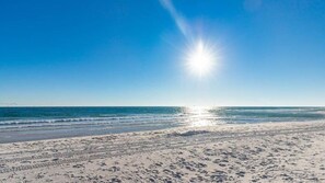 Apartamento em Condomínio Fechado, 1 quarto | Praia | Na praia 