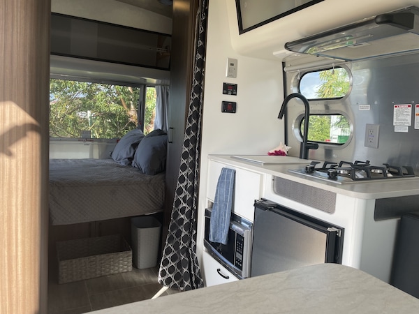 New Listing! Airstream Glamping Camping Overlooking Caribbean Sea - 카리브 제도