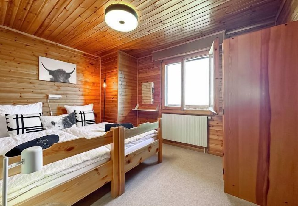 Holiday House Crans-montana (Ort) For 1 - 6 Persons With 3 Bedrooms - Holiday Home - Sierre
