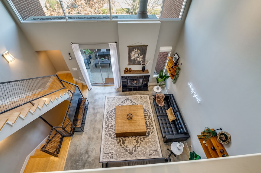 The Oleander - Centrally Located Luxury Townhouse Steps From Magnolia Ave! - Cultural District - Fort Worth