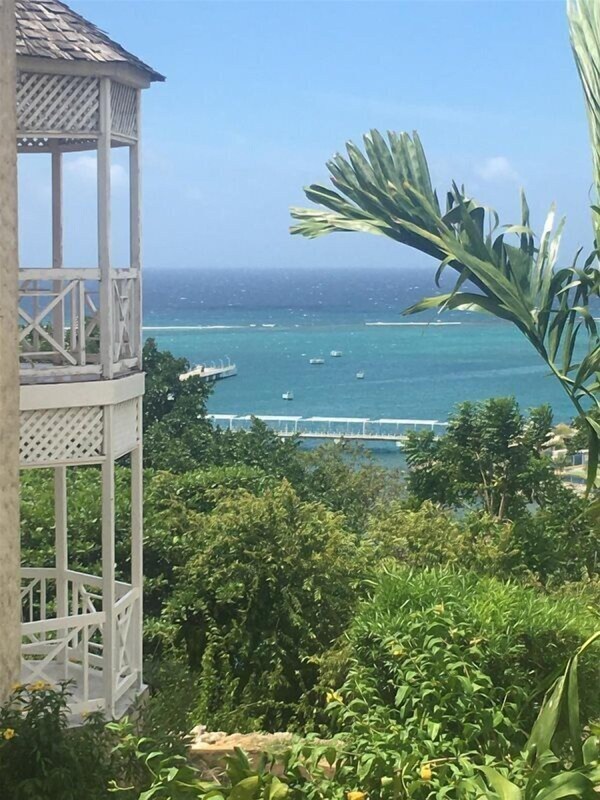 Columbus Heights Sea View - Caribbean