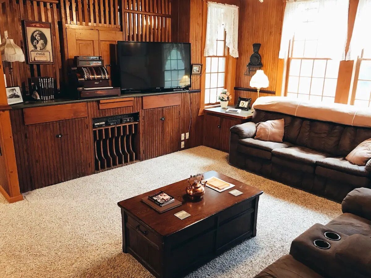 Little R&r, Entire Farmhouse, Historical 1908 Train Station - Casper, WY