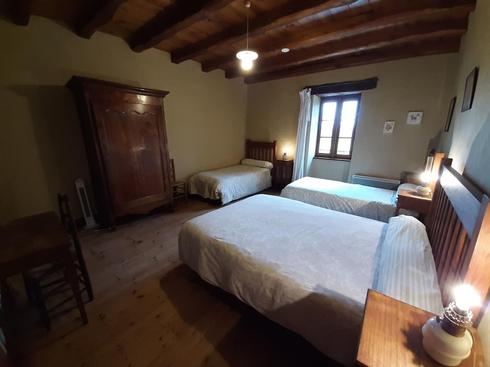 Historic Riverside Mill With Pool, Baby Gear, And Modern Comforts - Loire