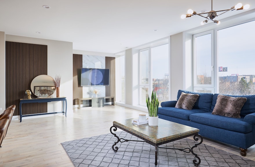 Luxuriant, Foodie, Culture, - Sheridan Park - Chicago