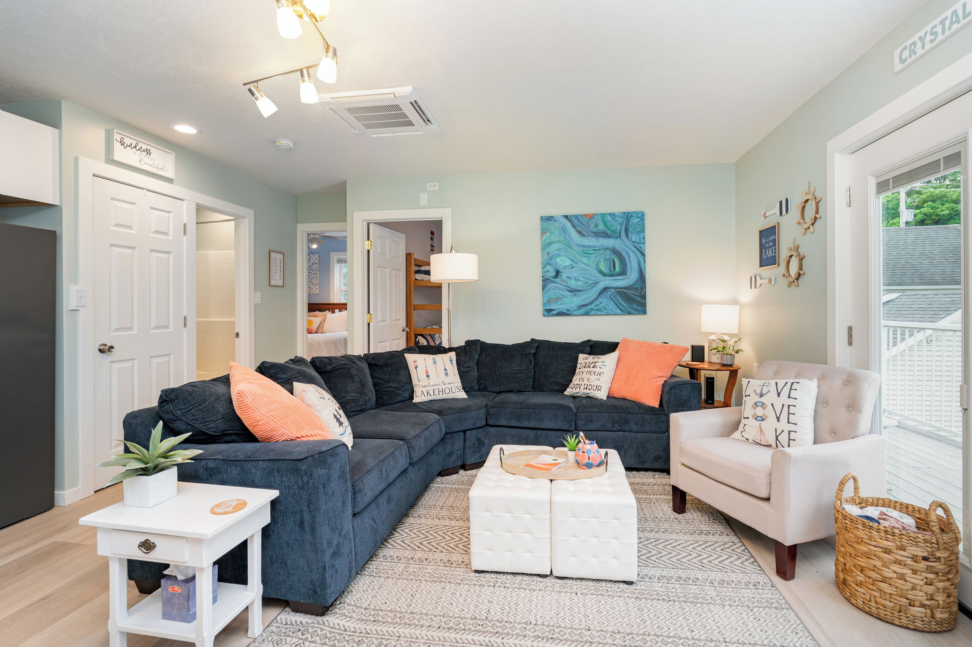 Beulah Apartment With Scenic Lake Views, Just 5 Minutes Away From The Beach! - Honor, MI