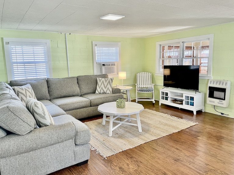 Lake Front Cottage, Private Boat Ramp & Dock, Kayaks, Arcade Games, Ping Pong - Alabama