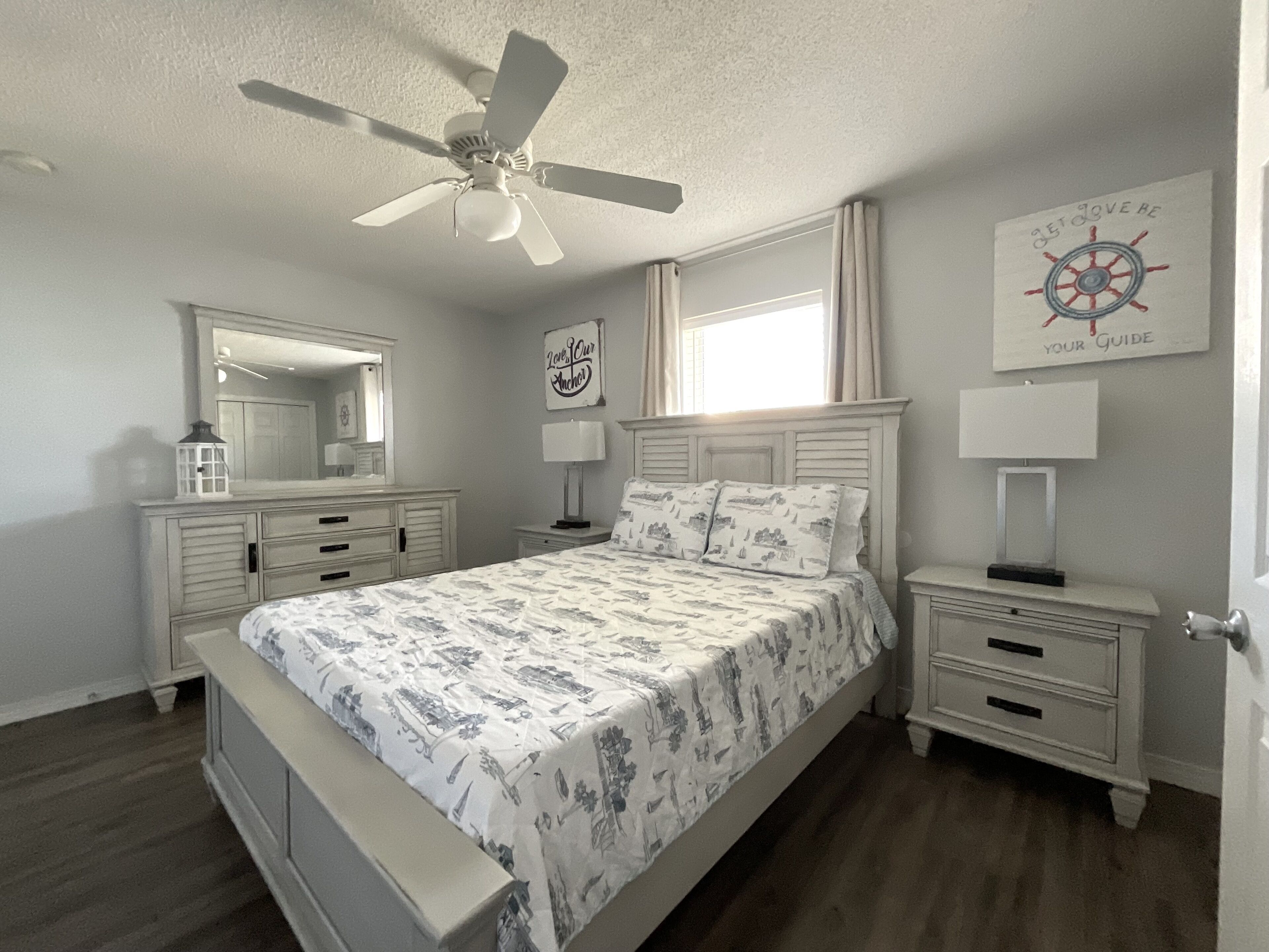 End Of Season Deals  2 & 3 Night Getaways. Pool & 3 Min Walk To The Beach! - Navarre, FL