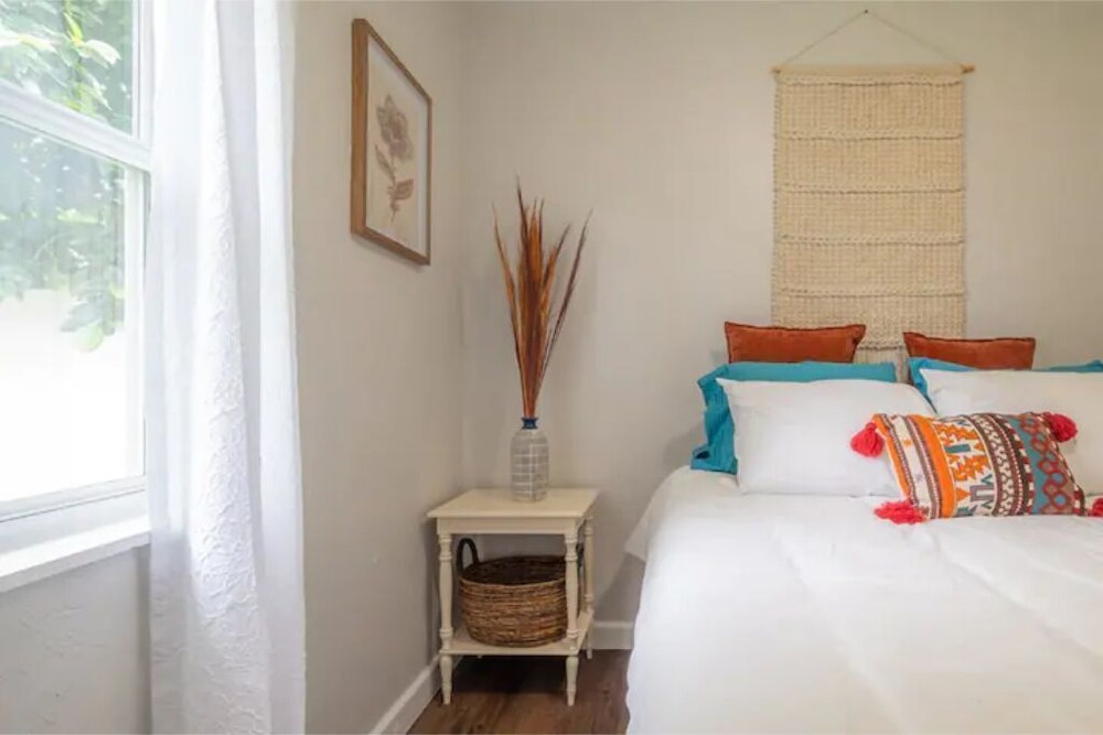 Boho Suite! Near Downtown And Foodie Hotspots - Tampa, FL