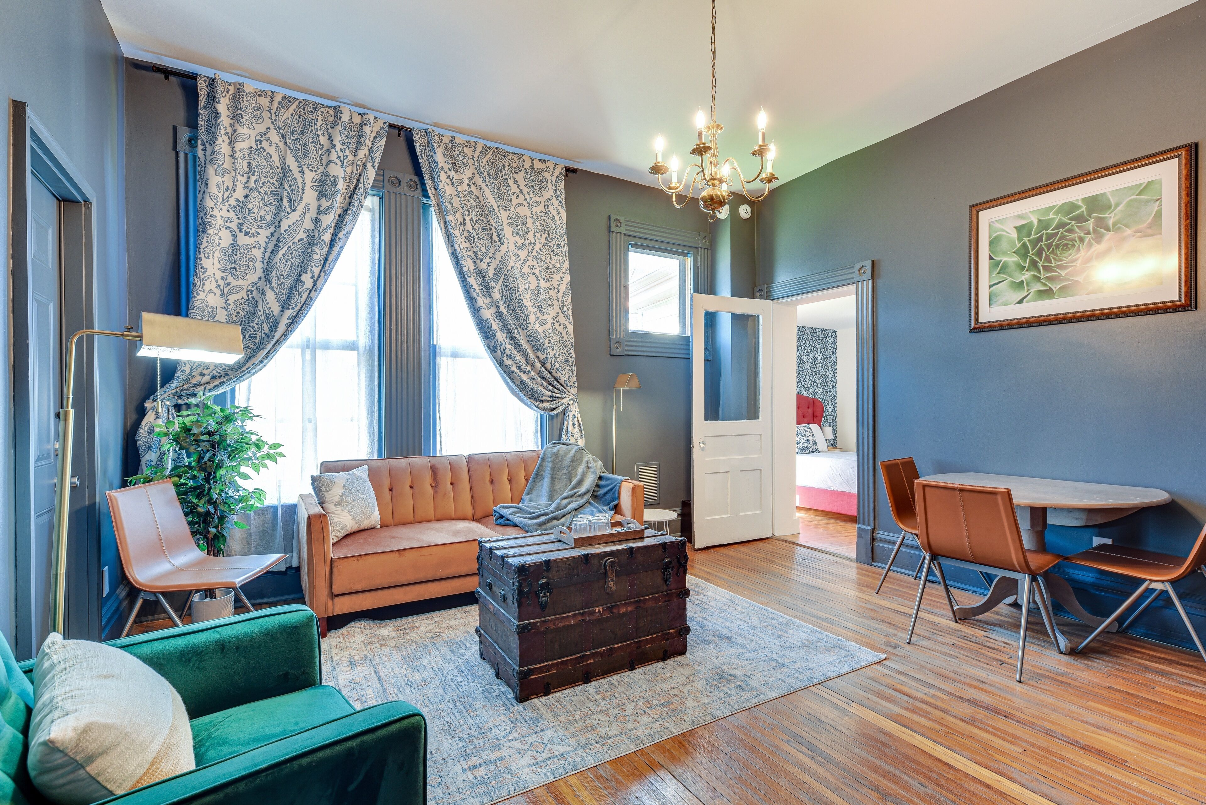 Experience History In Style In An 8br/8ba Private Guesthouse! - Columbus, OH