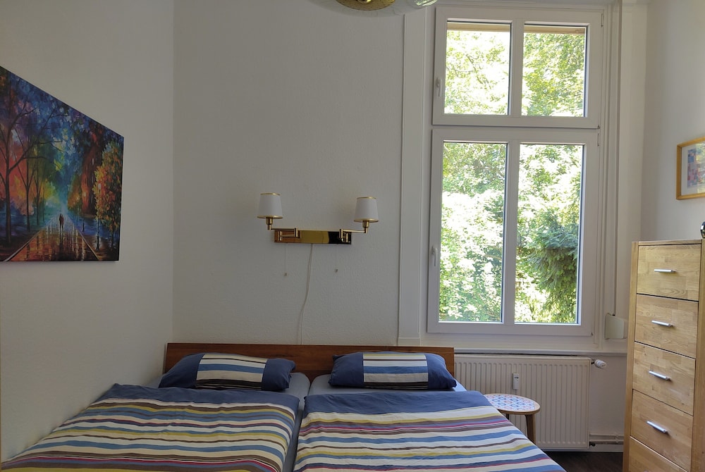 Hübsche Moderne Ferienwohnung In Historischer Villa Direkt Am Thüringer Wald - Bad Tabarz
