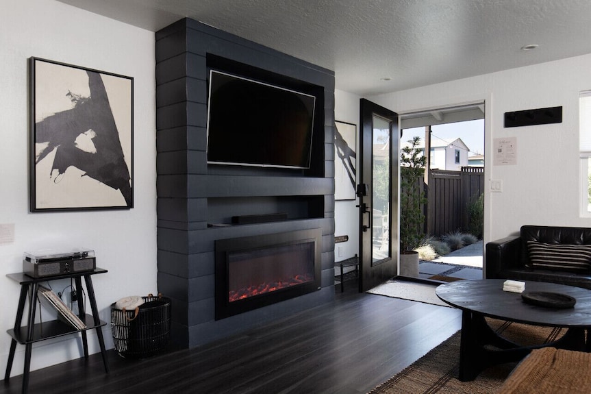 Modern Coastal Home|central Location|private Patio - Capitola, CA